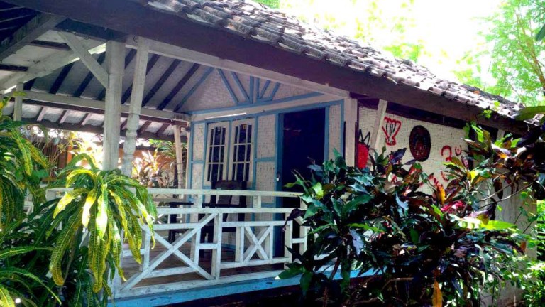 wooden bungalow - West Sumbawa Eco Resort